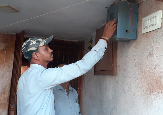 44 teams of PGVCL landed in more than 30 areas in Rajkot to speed up ...