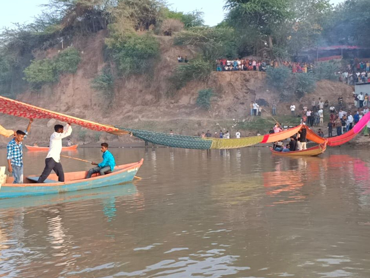 Ganga Satam was celebrated by climbing 351 meters to Mahisagar Mata ...