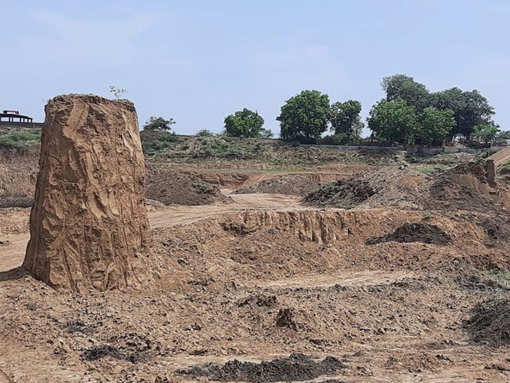 The crime was finally registered in the 2.40 lakh metric ton soil scam ...