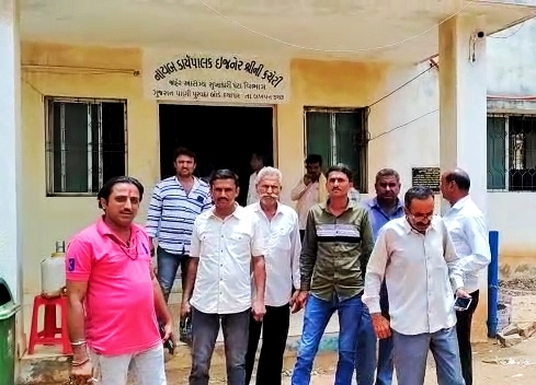 Pandhro, the largest panchayat in Lakhpat, has been hit by water ...