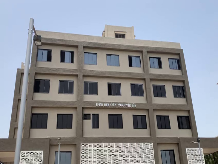 State-of-the-art interrogation room in new cyber crime building in ...