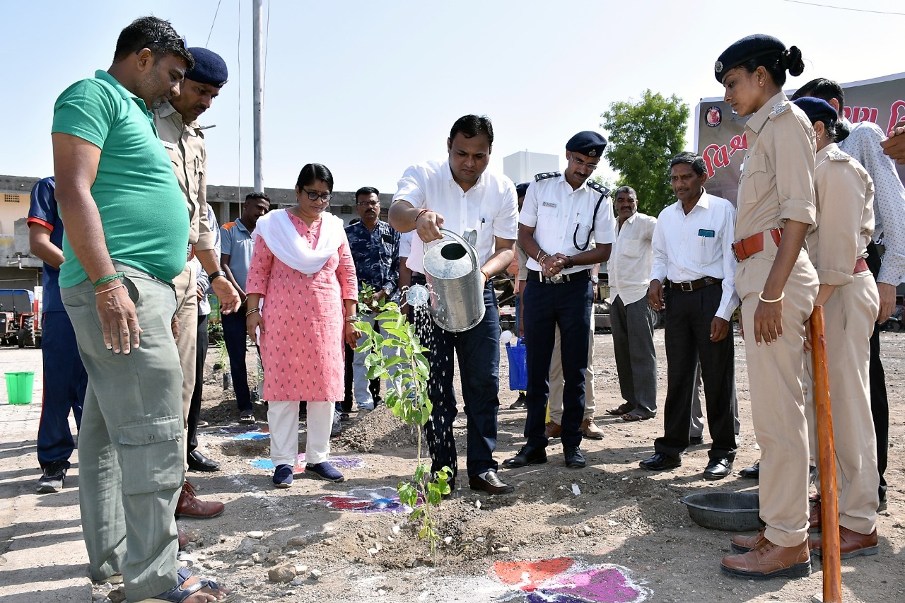 Dr. located on Lathi Road in Amreli. 75 different plants were planted ...