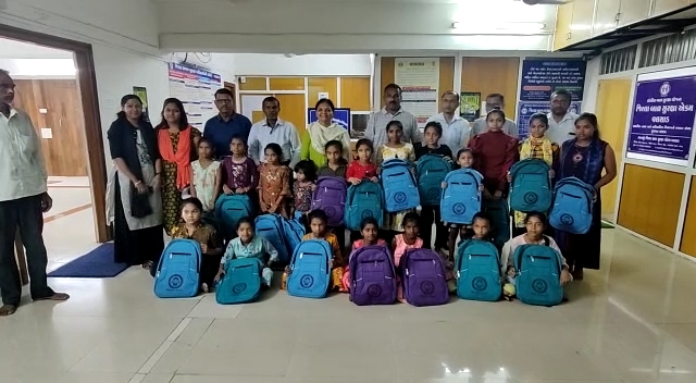 Distribution of school bags in Valsad by CWC for the purpose of ...