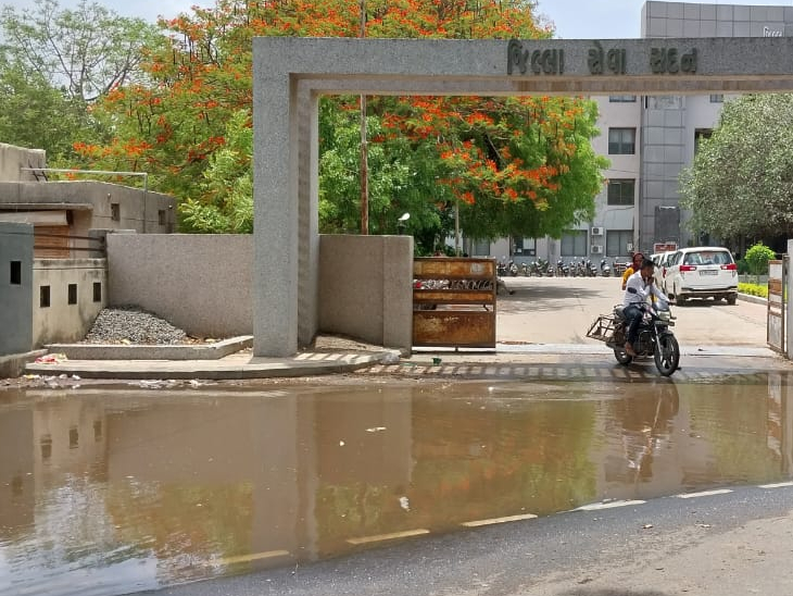 Rains in Savarkundla panth in Amreli, collector's office flooded for ...
