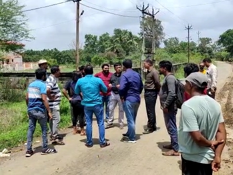Officials in Parnera Pardi area visited the site where rainwater ...