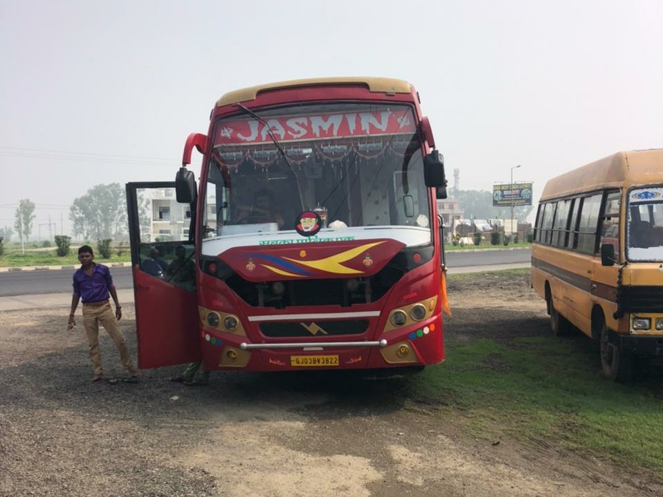 Amarnath luxury bus detained near Amritsar 40 passengers stayed at ...