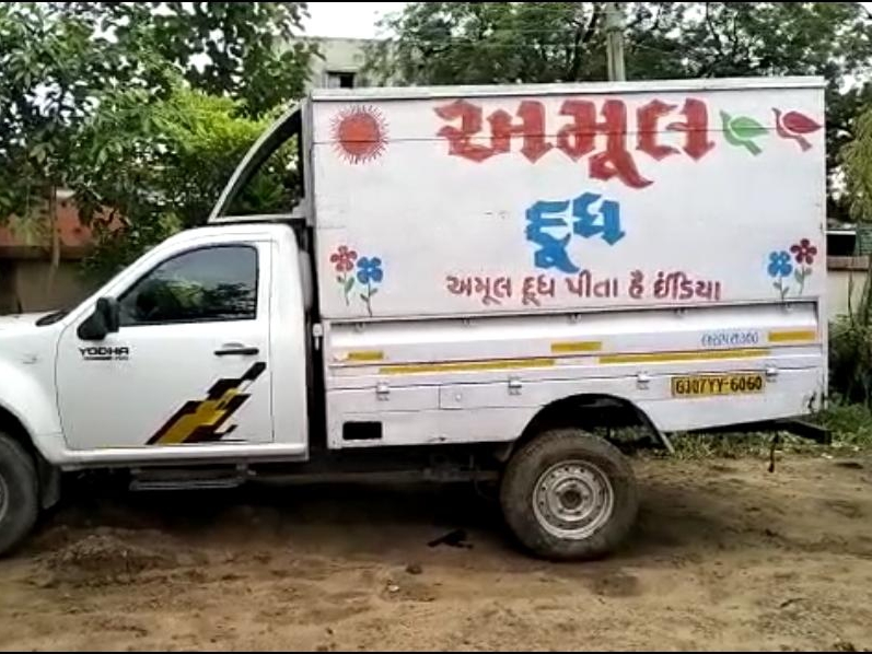 Amul milk cart near Mehsana Jotana revealed to be used for liquor ...