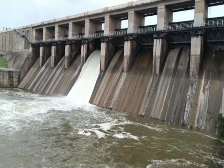 Water released from Khodiyar irrigation scheme on Shetrunji river ...