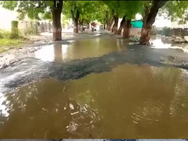 Potholes on the road from Yatradham Becharaji to Shankhalpur were ...