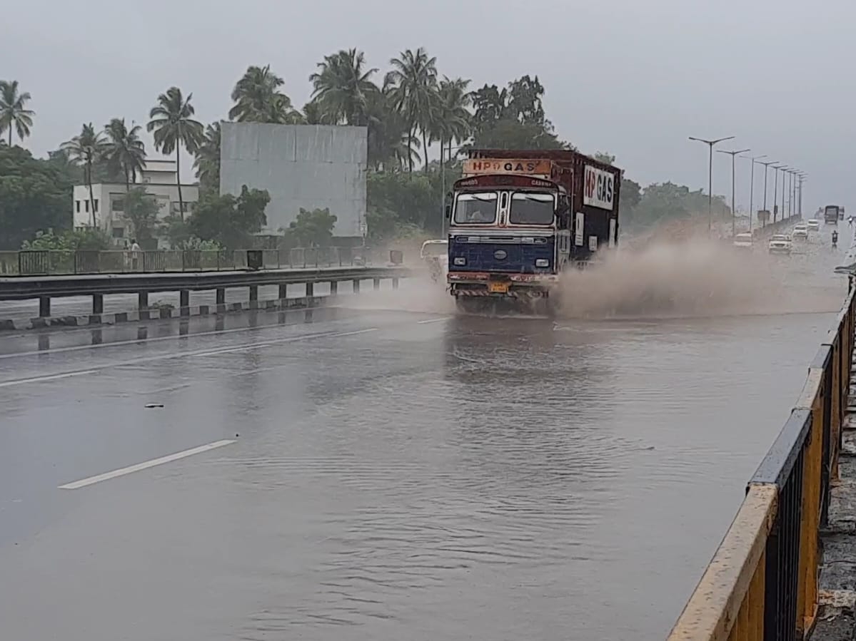 Two and a half inches of rain fell in Khergam of Navsari and one inch ...