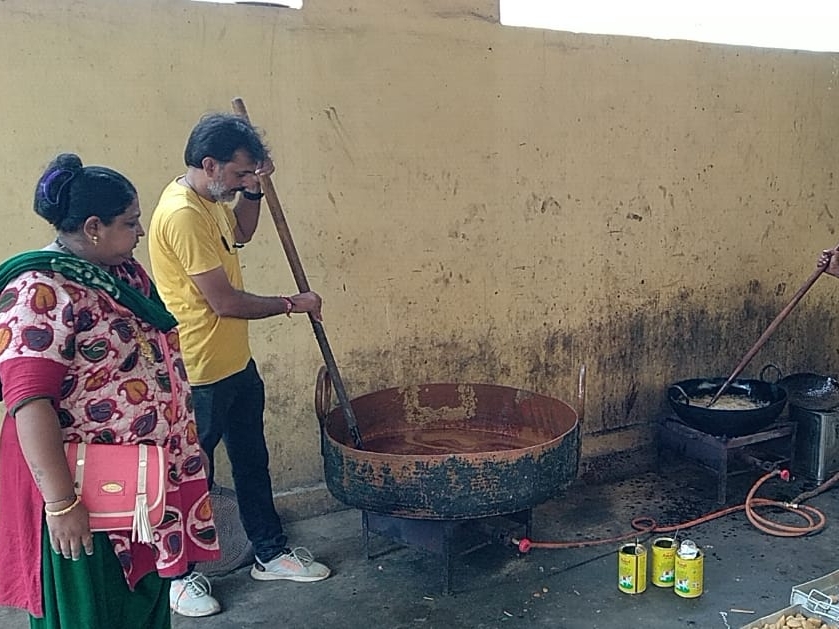 In Nakhtrana, women formed a group and made Ayurvedic ladles to boost ...