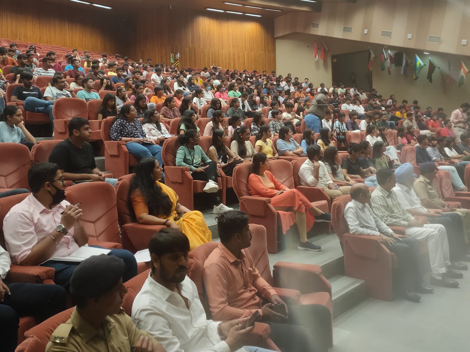 Conducted a seminar on E-FIR App of District Police Chief in PDPU ...