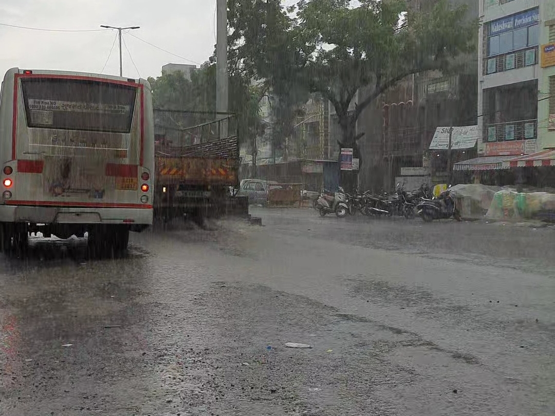 Pavi Jetpur waterlogged due to torrential rains, the roads were flooded ...