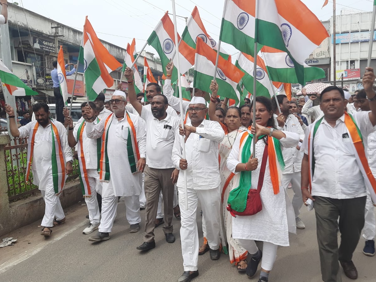 A Congress tricolor rally was held in Patan against the Har Ghar ...