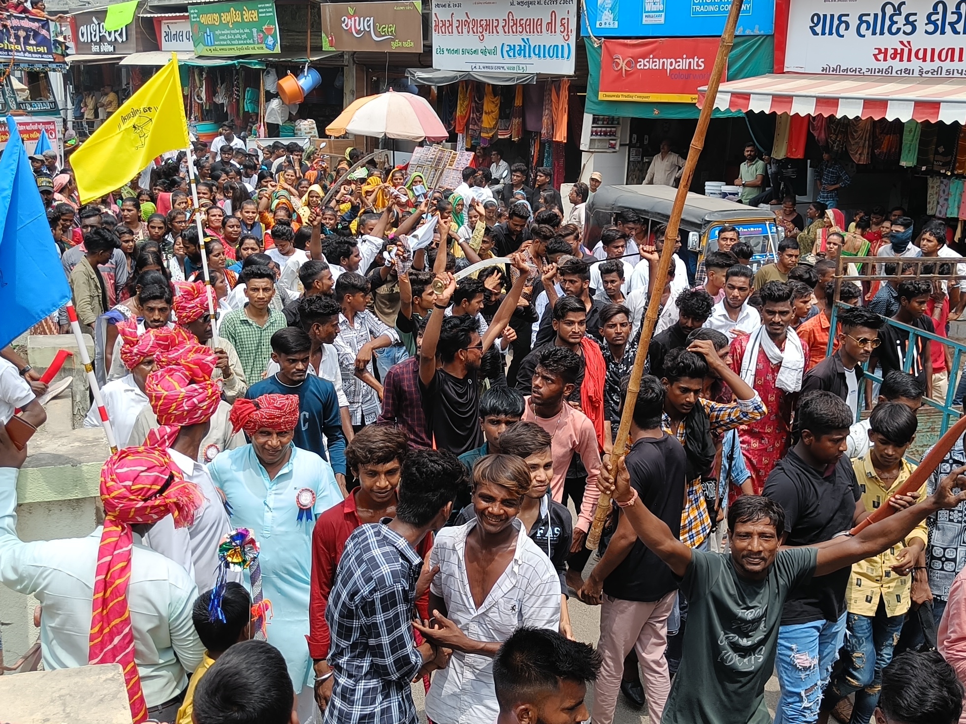 World Adivasi Day was celebrated in Patan with the slogan 'Ek Tir Ek ...