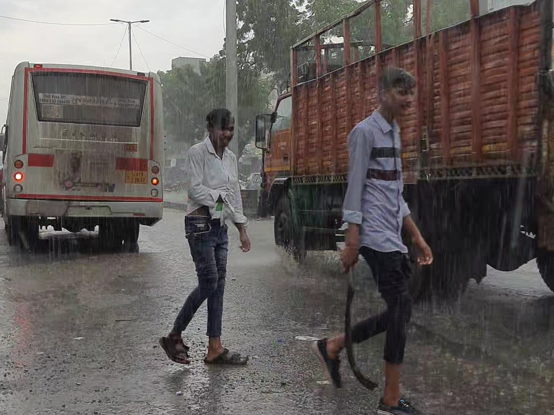 Pavi Jetpur waterlogged due to torrential rains, the roads were flooded ...