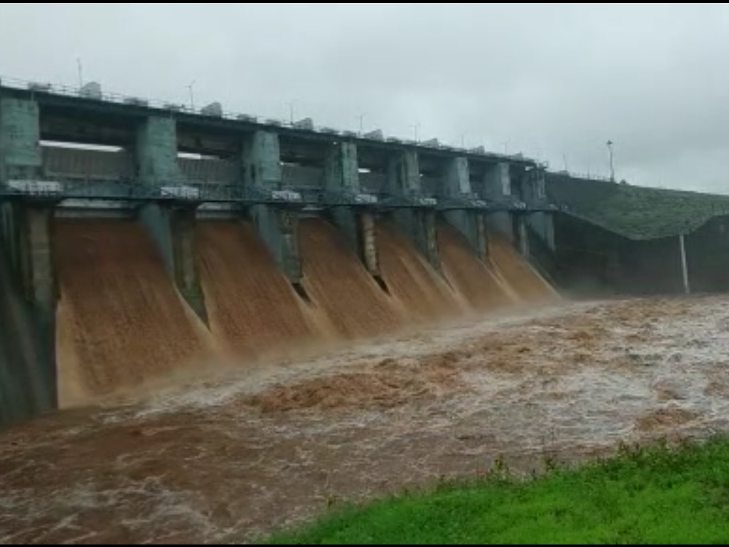 In Mandvi's Tamarind Dam, with continuous increase in water revenue, 6 ...