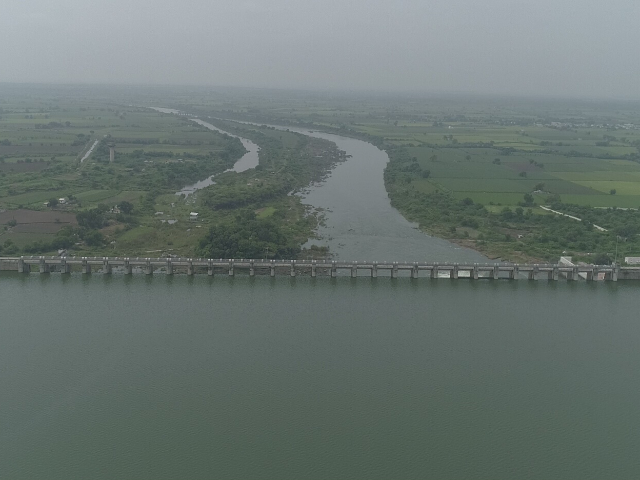 Water inflow continues in Bhadar Dam near Gondal, level reaches 28 feet ...