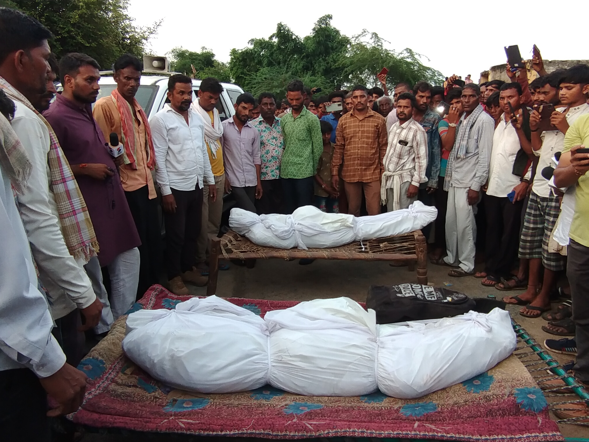 4 dead bodies were brought to Kukdi village in Danta yesterday; He will ...