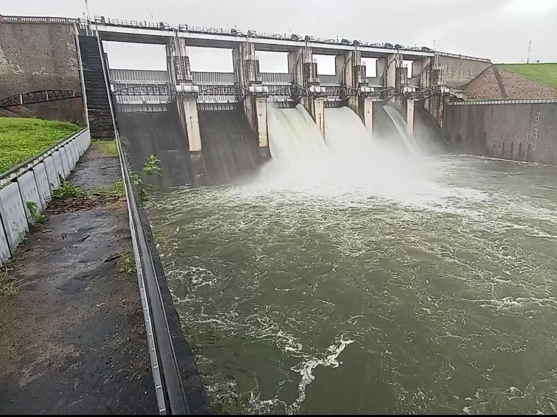 2 thousand cusecs of water released from Bhadar Dam in Mahisagar ...