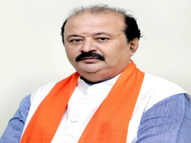 Purnesh Modi stopped approval of road job number given to MLA by Nitin ...