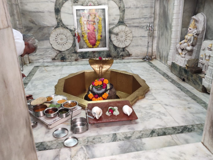 Historic Motnath Mahadev Temple of Treta Yuga in Vadodara, Lord Sri ...