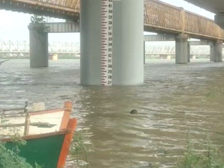 At Bharuch Golden Bridge, the level of Narmada river again reached 26.50 feet | ફરી સપાટીમાં ...