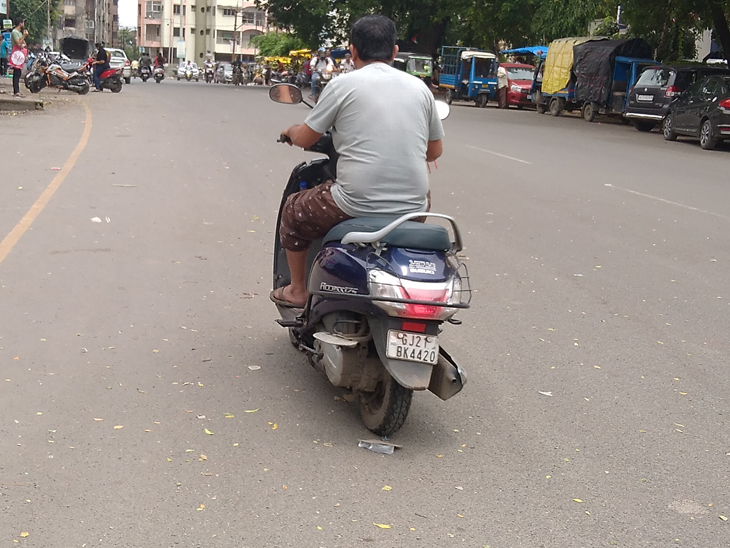 In Navsari city, despite uniform monsoon rains, the condition of roads ...