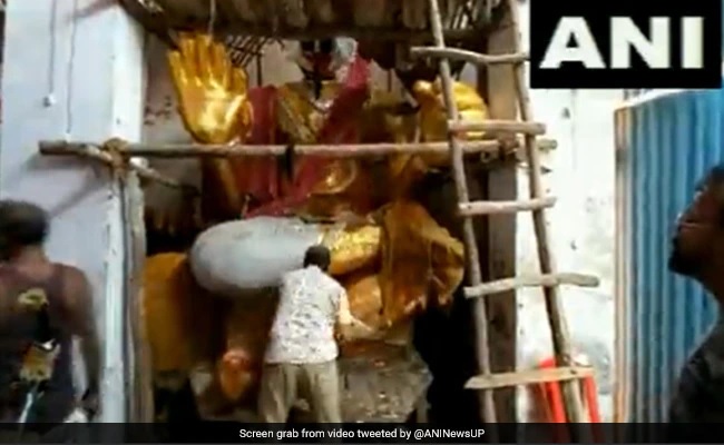 An 18 feet tall gold idol of Lord Ganesha is being made here, see ...