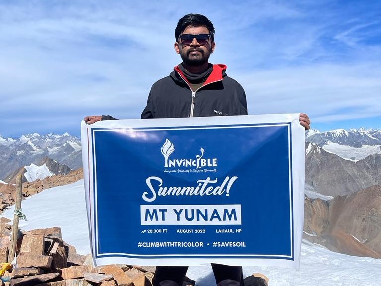 A youth from Surendranagar's Chokdi village created history by scaling ...