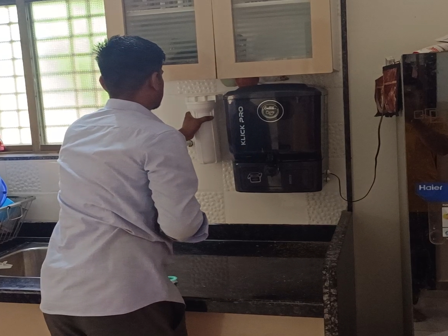 Tired of the problem of clean drinking water in Navsari, people started ...