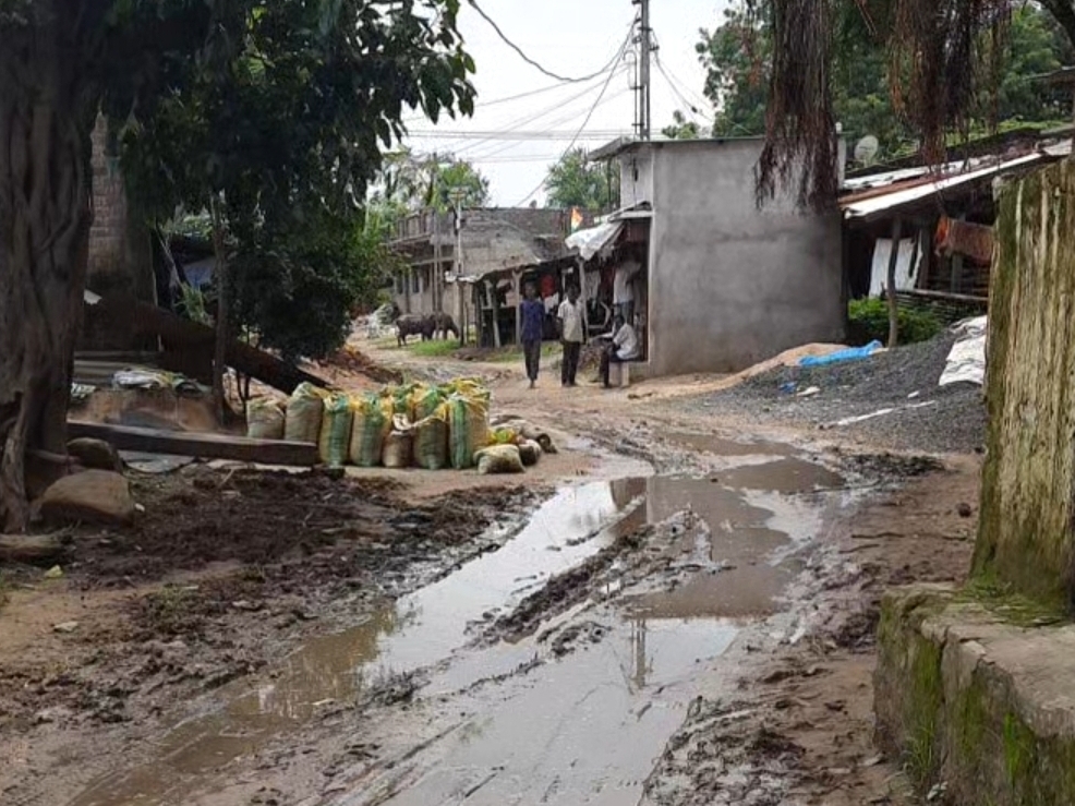 This village of Halol has been deprived of development for 25 years ...