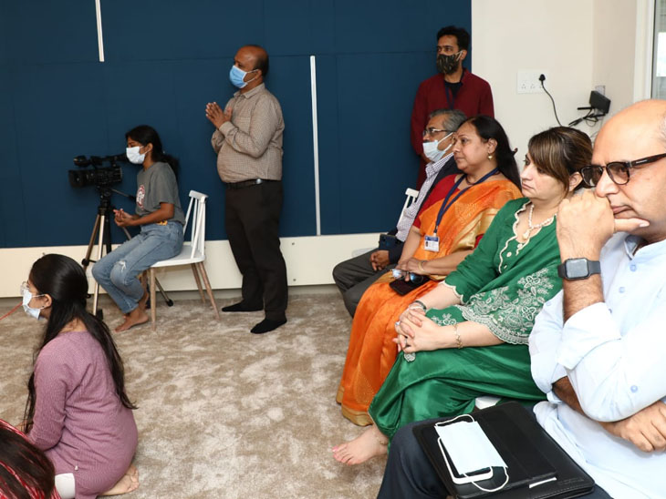 NEC members sit in silence in Journalism newsroom practical class ...