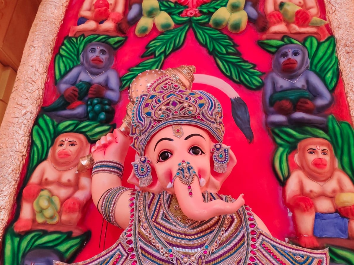 Sriji Kripa Ganesh Yuvak Mandal of Bharuch established Ganesha form of ...