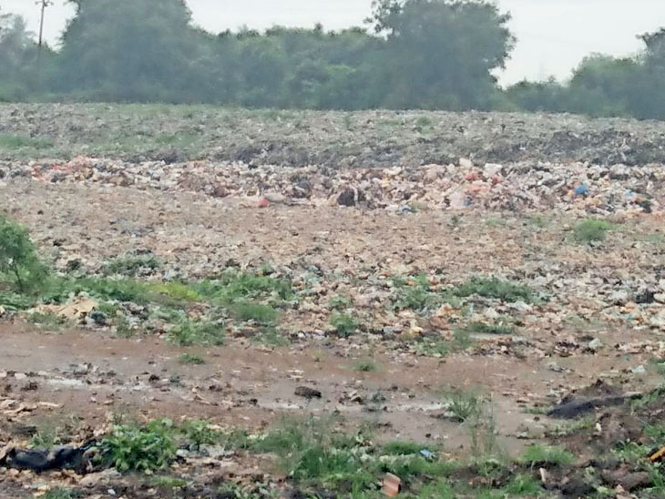 The disposal of 50 thousand tons of waste piled up on the dumping side ...