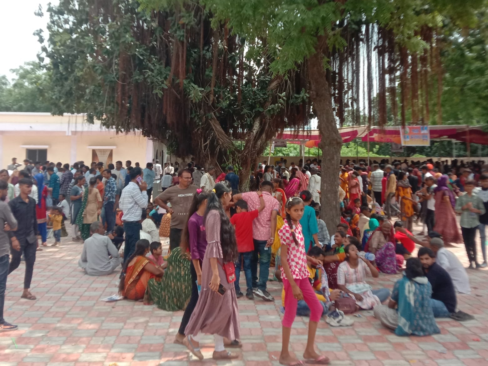Vagad's biggest Vondh Ramdevpir's Bhatigal Mela was held in its ...