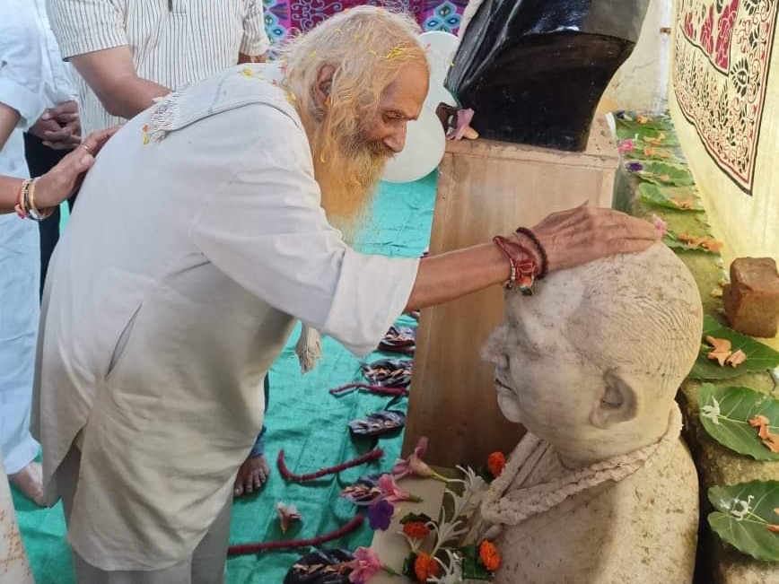 The foundation day of Dang Swaraj Ashram was celebrated planting the ...