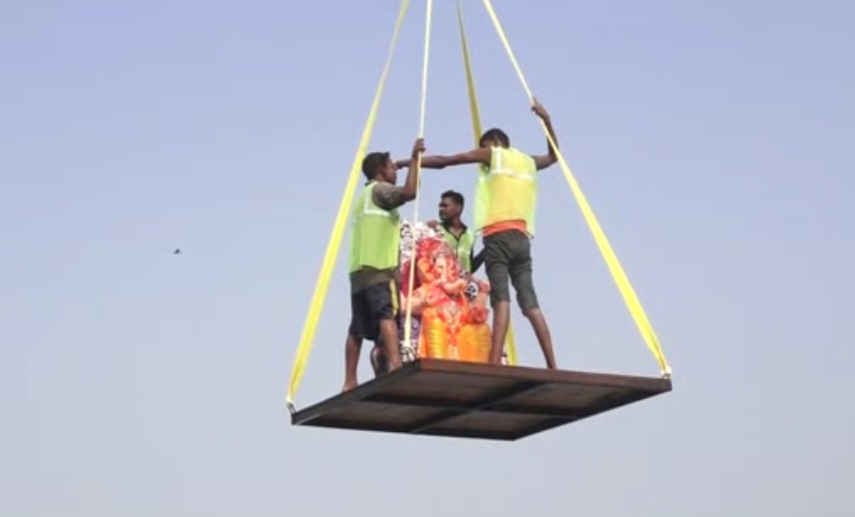 Colorful demolition of Sriji's idols begins in Surat, idols dismantled ...