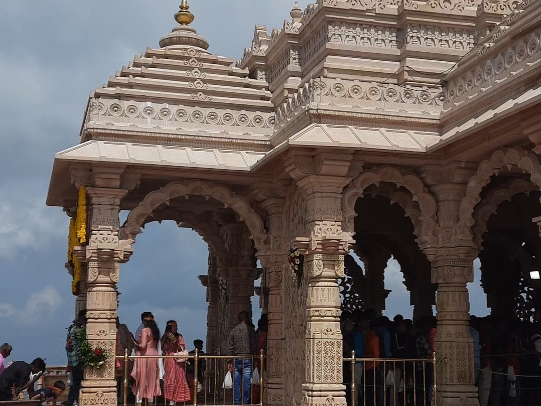 The trust announced the price of Dhaja offering at Pavagadh temple ...