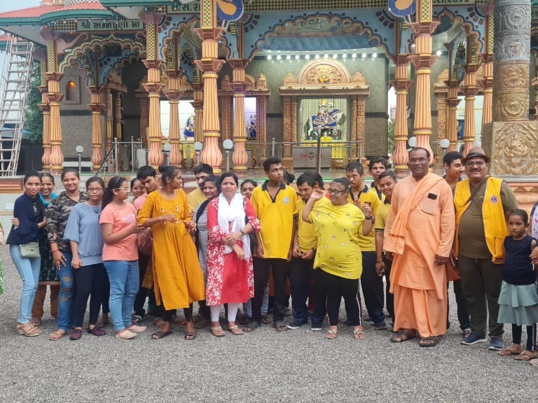 Lions Club of Jamnagar King and Queen made mentally challenged children ...