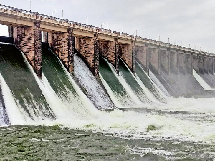 Saurashtra's second largest Bhadar-1 Dam overflow; 10 Doors opened two ...