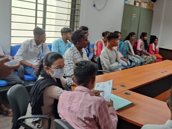 Skill convocation ceremony at Ghoghamba ITI College, certificates ...