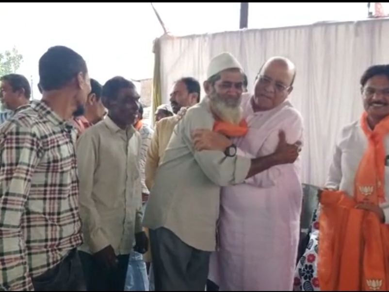 300 workers of Bharuch Congress joined BJP just before assembly ...