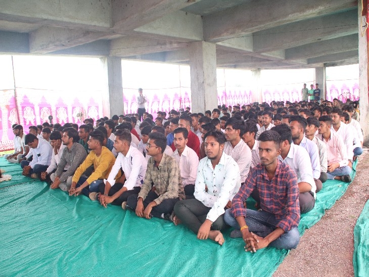 A 'Skill Convocation' was held at Government ITI, Talaja ...