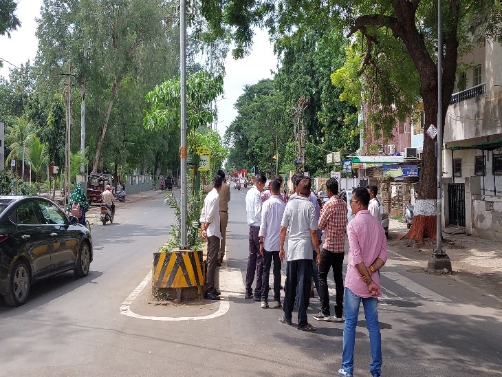 The foundation stone of the world's first CNG terminal, brown field ...