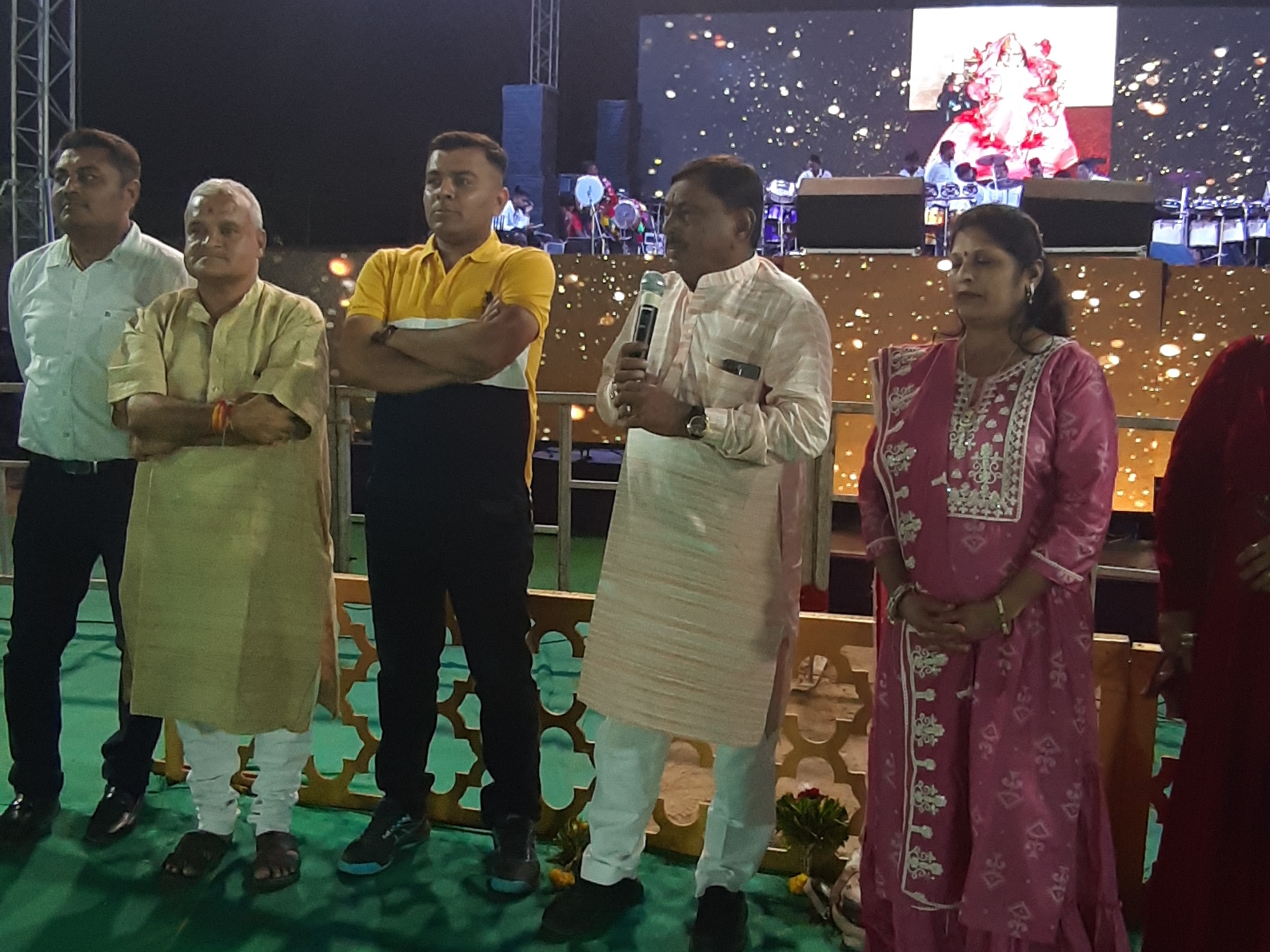 Garba started auspiciously at Chakdol Ground organized by Khambat ...