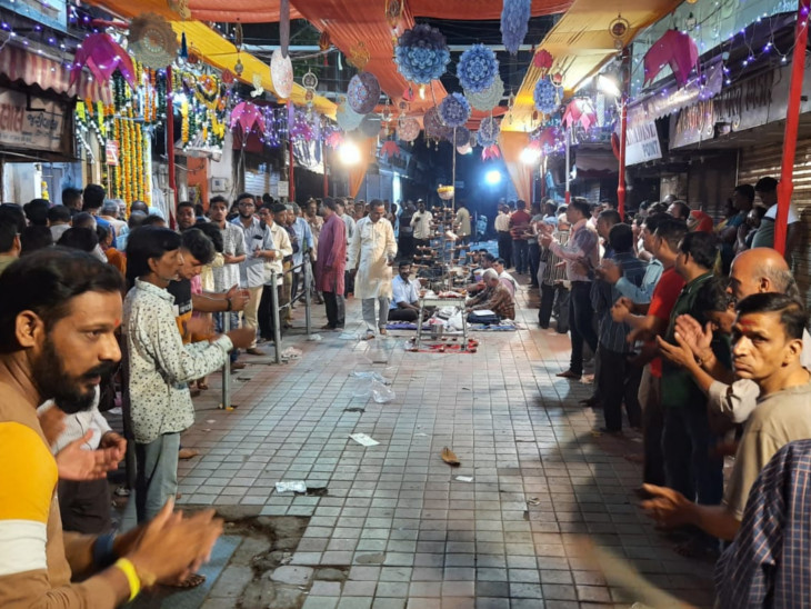 At Mandvi in Vadodara, only men play garba at Ma Ambana Chowk, men sing ...