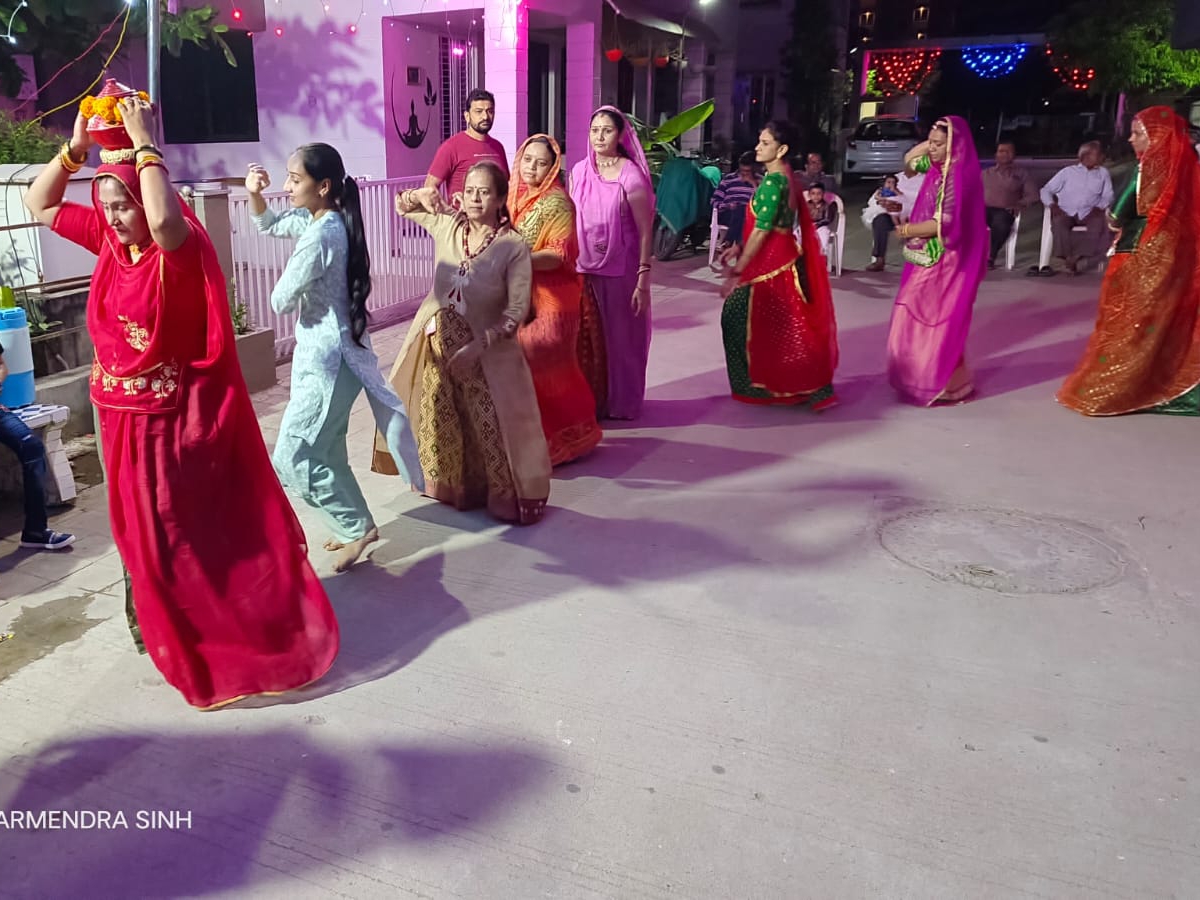 At Swapn Vila Bungalows of Pethapur in Gandhinagar, settlers celebrated ...