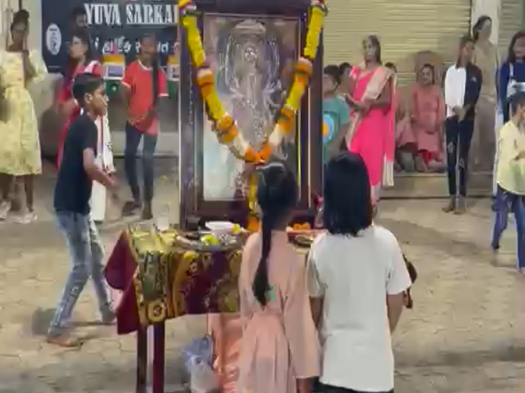 Organizing chokma garba of legendary Unai Mata of Navsari, district ...