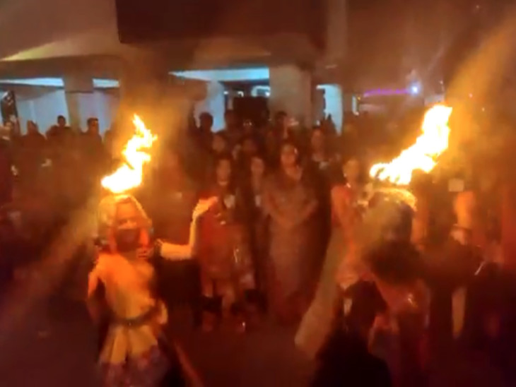 Among the modern garba of Surat, society has retained the traditional ...